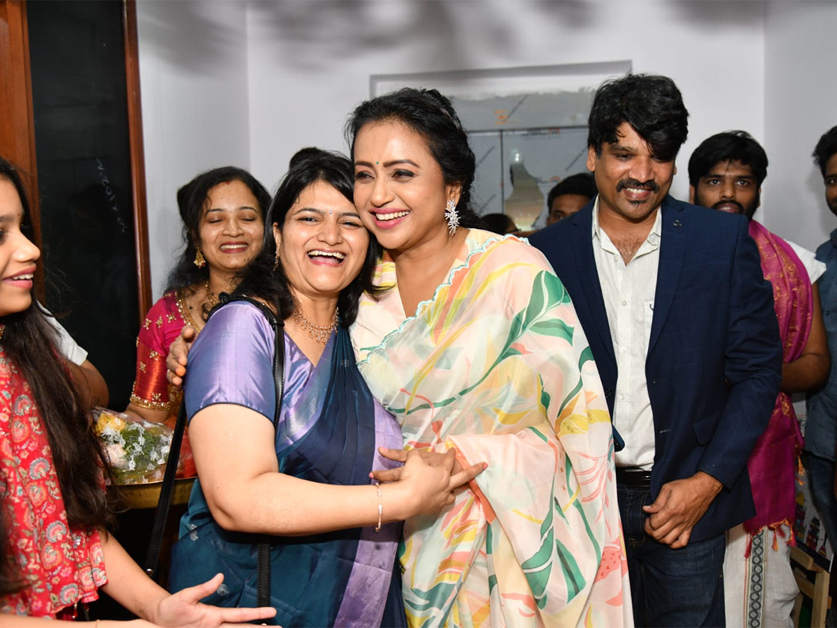 కూకట్‌పల్లిలో యాంకర్‌ సుమ సందడి (ఫొటోలు) | Anchor Suma Visit Kukatpally For Opening Event ...